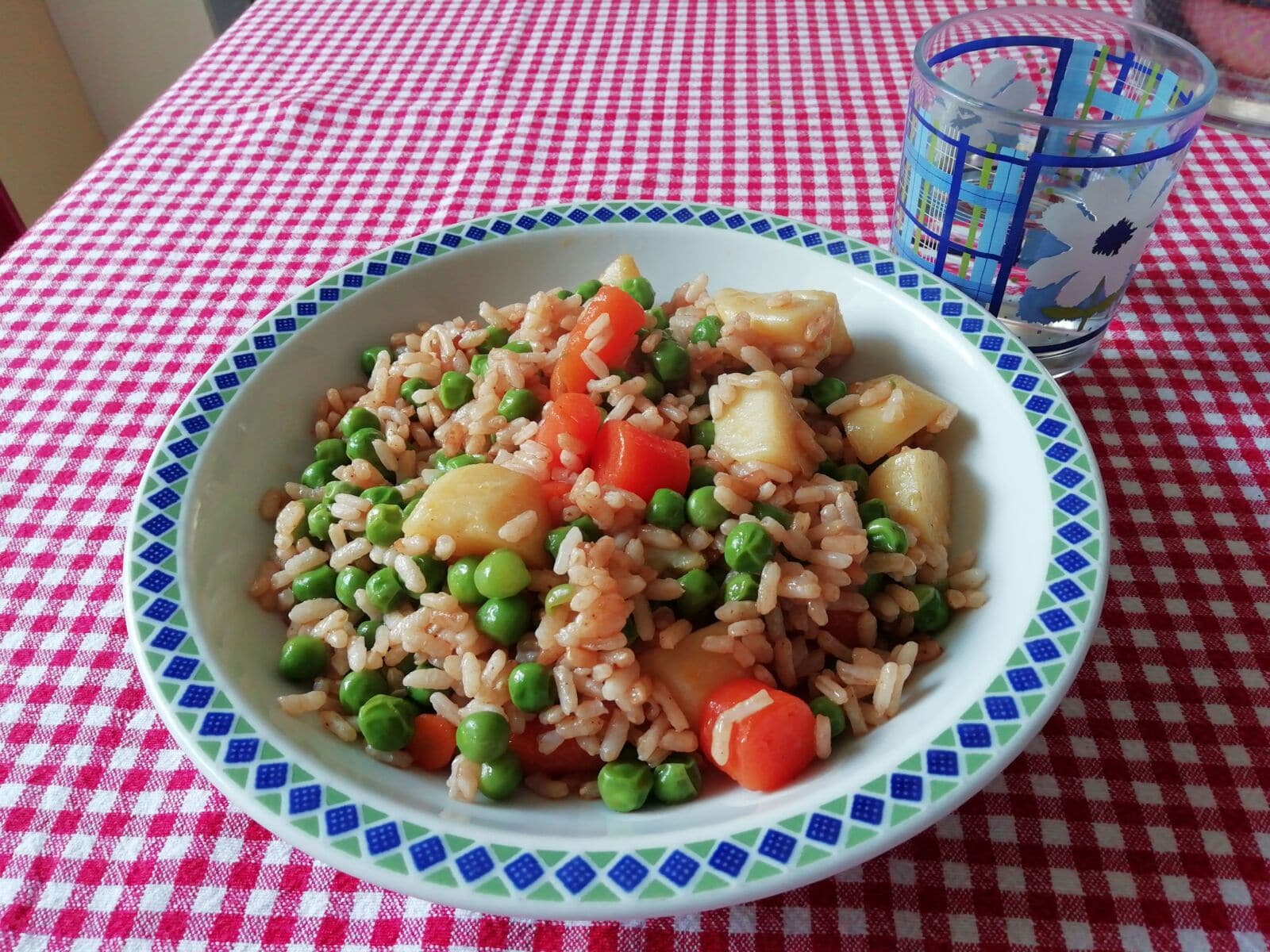 Riso con le verdure, gustoso e facile da preparare